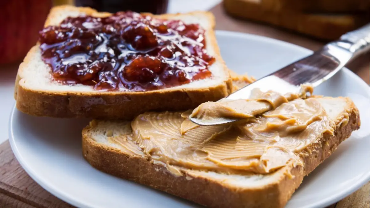 How To Make Peanut Butter And Jelly Sandwich Cullys Kitchen