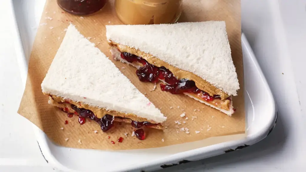 How to Make Peanut Butter and Jelly Sandwich? - Cully's Kitchen
