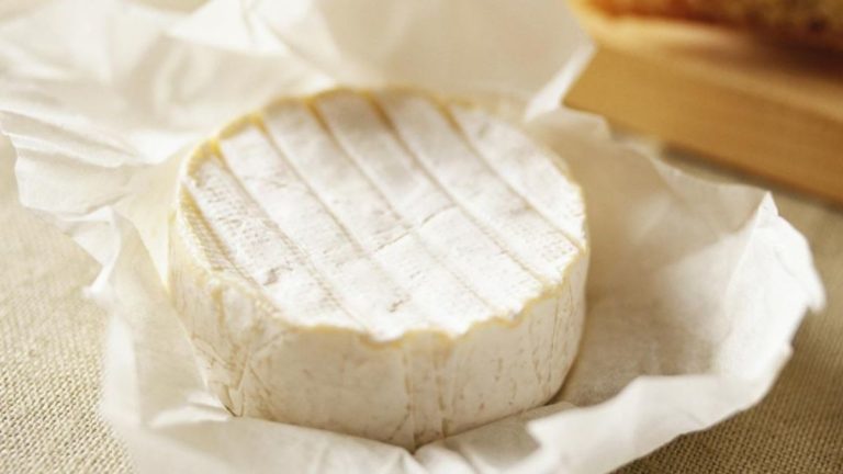 How to Tell if Brie is Bad? - Cully's Kitchen