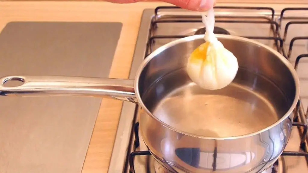 What is Poaching? - Cully's Kitchen