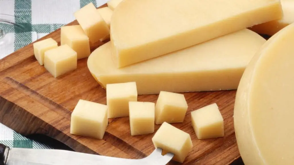 What is Provolone Piccante? - Cully's Kitchen