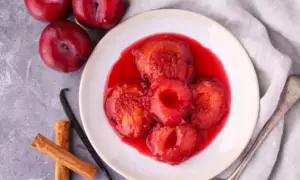 Easy Stewed Damson Plums Recipe - Cully's Kitchen