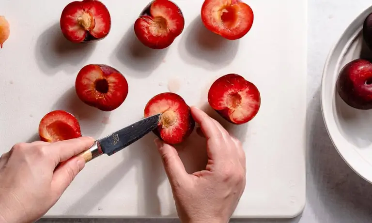 Easy Stewed Damson Plums Recipe - Cully's Kitchen